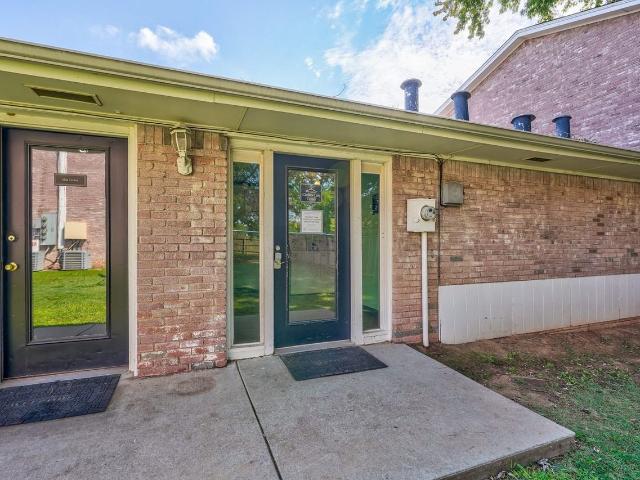 Sterling Park 2 Bedroom Apartment for Rent at 1616 Alameda St, Norman, OK 73071