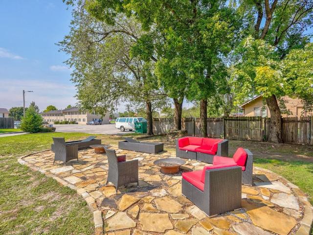 Sterling Park 2 Bedroom Apartment for Rent at 1616 Alameda St, Norman, OK 73071