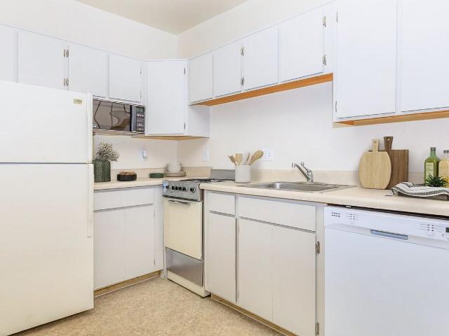 Sterling Pointe Apartments 1 Bedroom Apartment for Rent at 500 S Carmichael Ave, Sierra Vista, AZ 85635