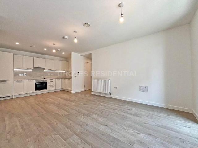 Sterling Place, Burlington Road, New. 2 bed apartment to rent £2,500 pcm £577 pw