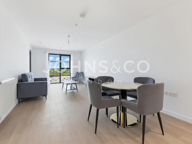 Sterling Place, New Malden, London, KT3 2 bed apartment to rent £2,400 pcm £554 pw