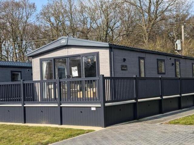 Stixwould Road, Woodhall Spa, 2 Bedroom Caravan