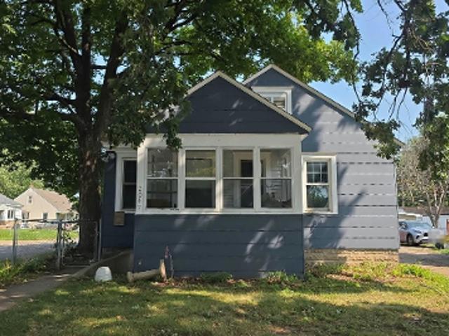 Stillwater Ave E