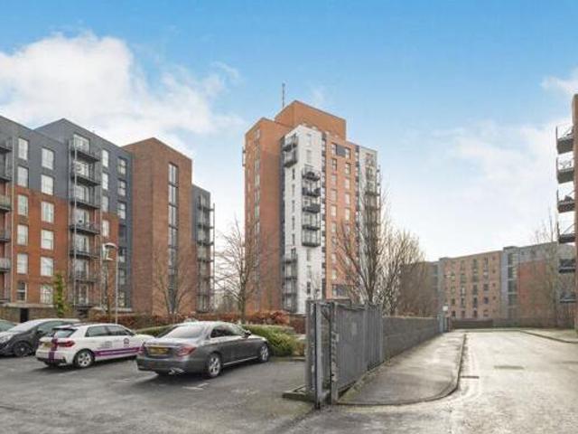 Stillwater Drive, Manchester, 1 Bedroom Flat