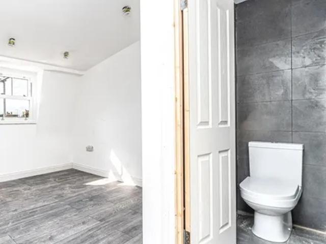 Stirling Ackroyd, 53 Chatsworth Road, Clapton Park, London, E5 0LH, United Kingdom | Room for rent #140227270 | Rentberry