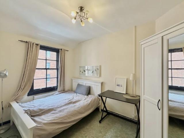 Stirling Court, Tavistock Street