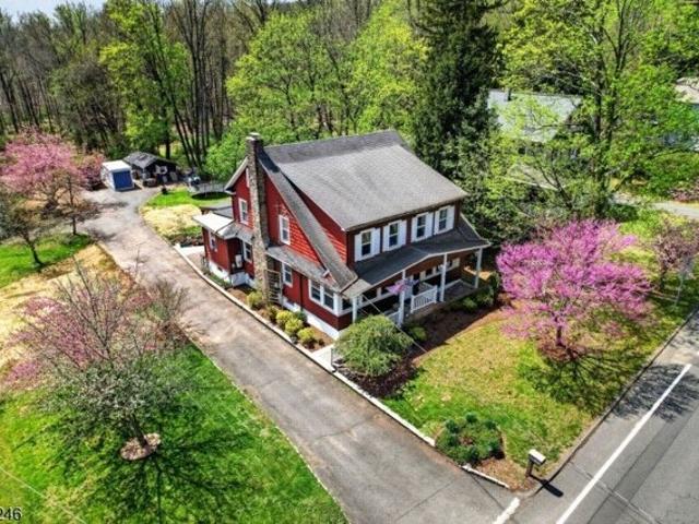 Stirling Rd, Watchung, Home For Sale