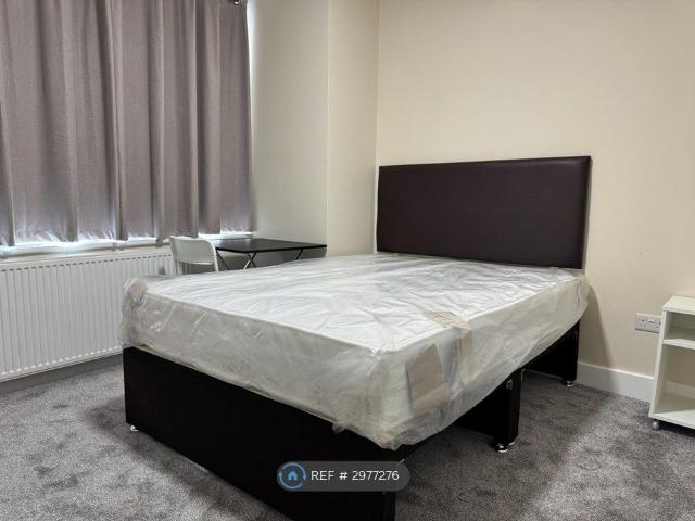 Stirling Road, Harrow HA3, Room to rent, £850 pcm | PrimeLocation