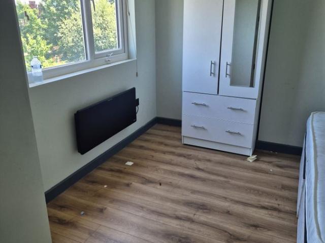 Stirling Road, Wealdstone HA3, Studio to rent, £1,050 pcm | PrimeLocation