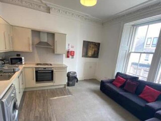 Stirling Street, City Centre, 3 Bedroom Flat