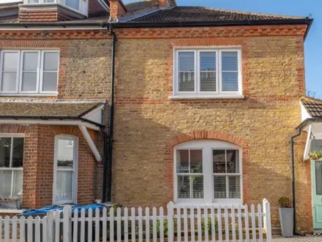 Strachan Place, London, SW19 4RH, United Kingdom | 3 bed house for rent #165481233 | Rentberry