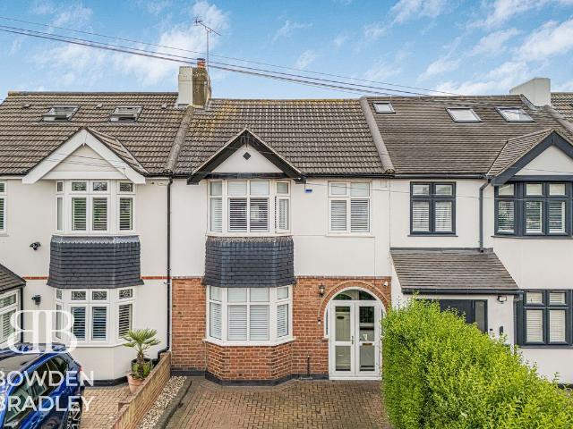 Stradbroke Grove, Clayhall IG5, 3 bed terraced house to rent, £2,250 pcm | PrimeLocation