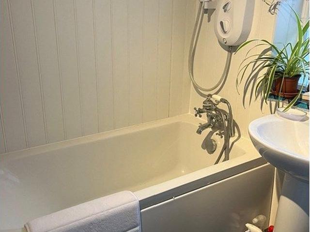 Strafford Road, Hounslow TW3, 4 bed end terrace house to rent, £2,999 pcm | PrimeLocation