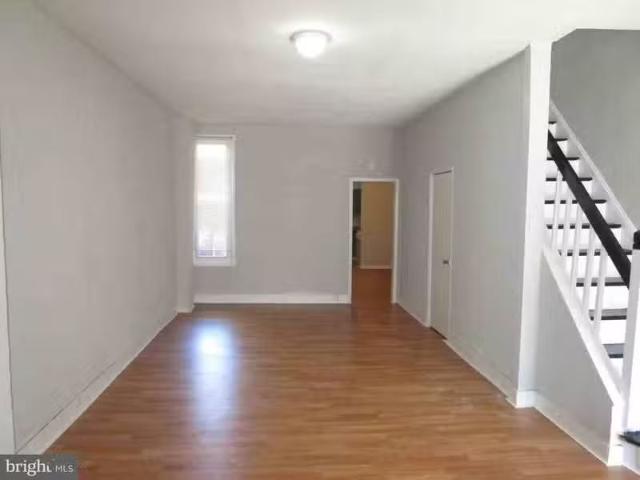Straight Thru, Interior Row/Townhouse PHILADELPHIA, PA 723.