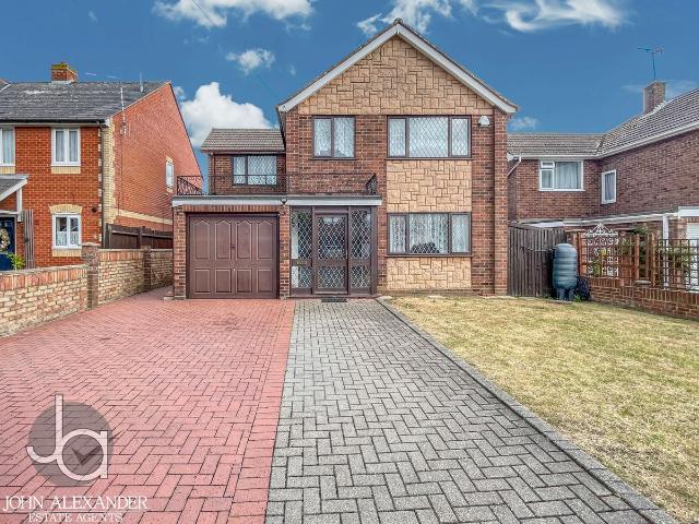 Straight Road, Colchester CO3, 4 bed detached house to rent, £2,000 pcm | PrimeLocation