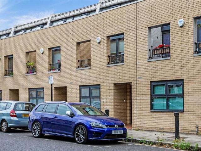 Straightsmouth, London SE10 4 bed terraced house to rent £3,750 pcm £865 pw