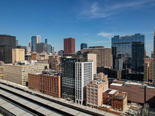 Straits Row 4 Bedroom Apartment for Rent at 633 S La Salle St, Chicago, IL 60605 Loop