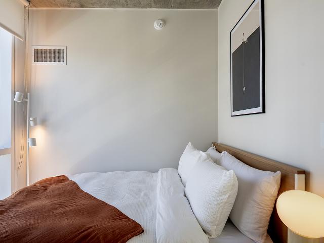 Straits Row 4 Bedroom Apartment for Rent at 633 S La Salle St, Chicago, IL 60605 Loop