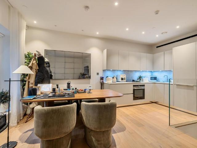 Strand Chambers, The Strand WC2R, 1 bed flat to rent, £4,200 pcm | PrimeLocation