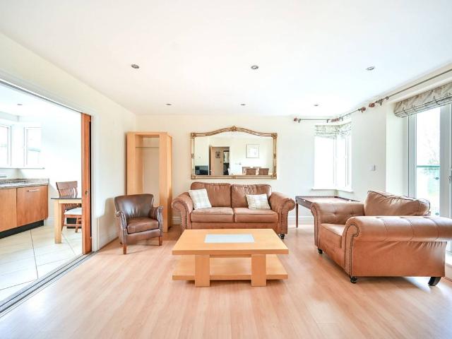 Strand Drive, Kew, Richmond TW9, 3 bed flat to rent, £4,500 pcm | PrimeLocation