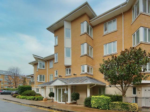 Strand Drive, Kew TW9, 2 bed flat to rent, £2,750 pcm | PrimeLocation