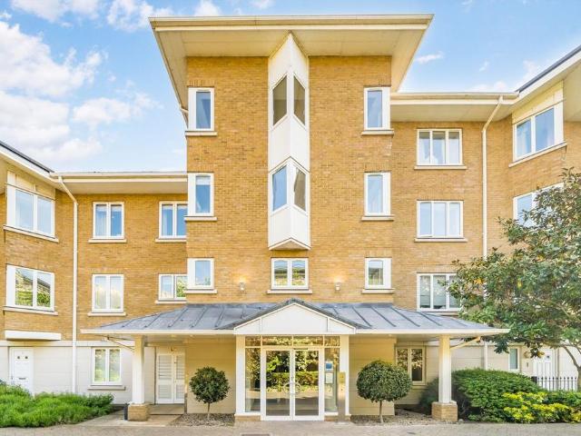 Strand Drive, Kew TW9 2 bed flat to rent £2,750 pcm £635 pw