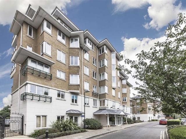 Strand Drive, Kew TW9, 3 bed flat to rent, £4,500 pcm | PrimeLocation