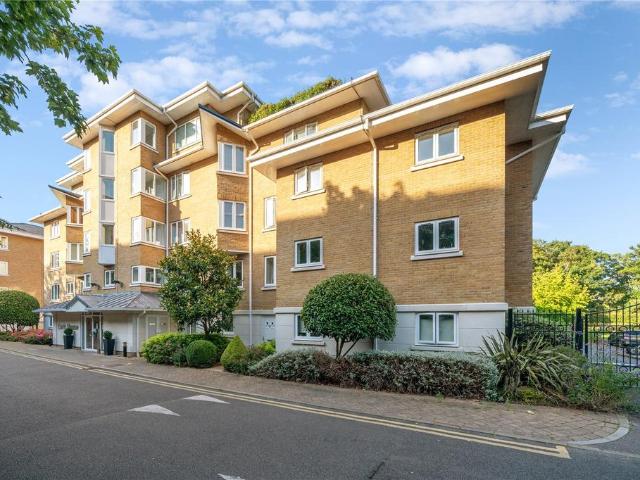 Strand Drive, Richmond, TW9 3 bed apartment to rent £3,250 pcm £750 pw