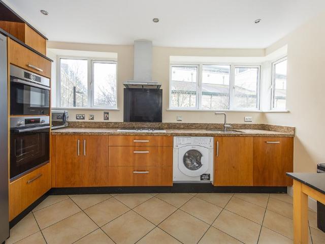 Strand Drive, Richmond TW9 3 bed apartment to rent £4,200 pcm £969 pw
