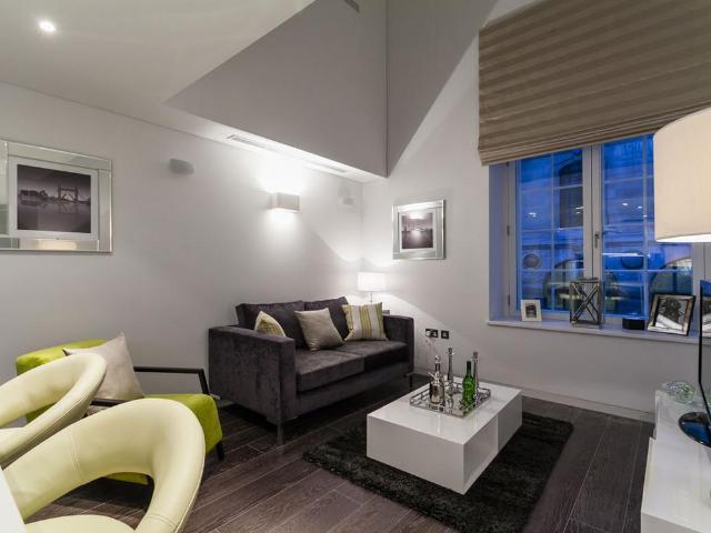 Strand, London WC2R 1 bed flat to rent £4,200 pcm £969 pw