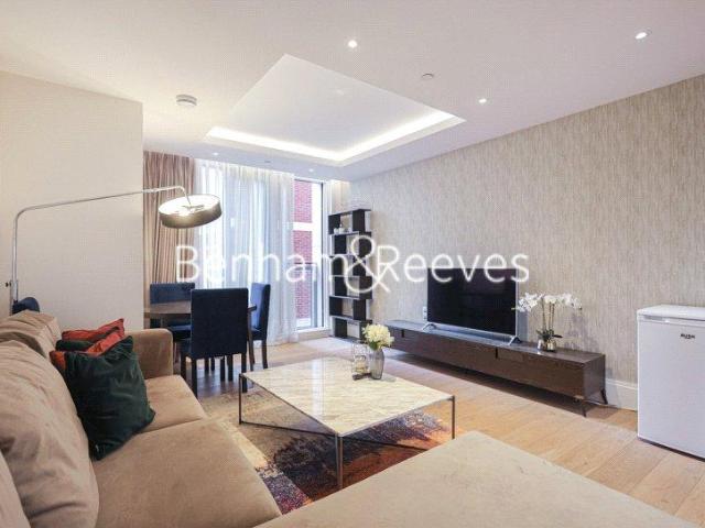 Strand, London WC2R 1 bed property to rent £4,800 pcm £1,108 pw