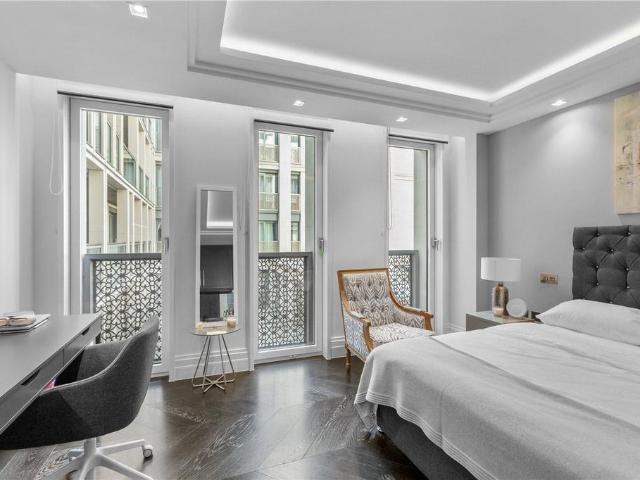 Strand, London, WC2R Studio to rent £3,250 pcm £750 pw