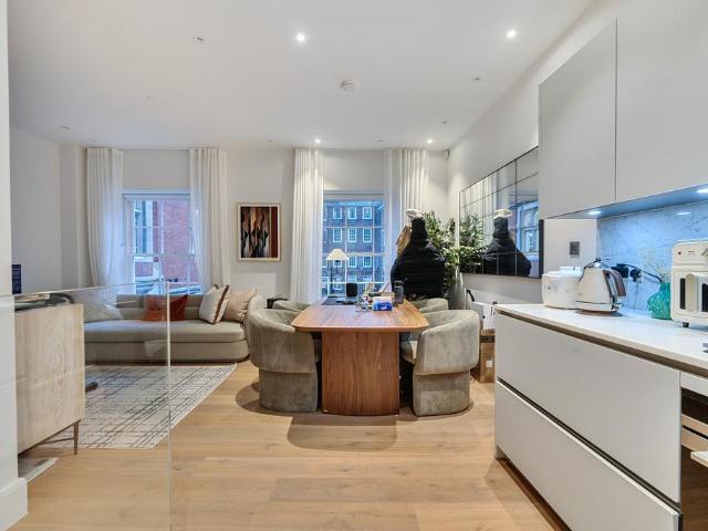 Strand, LONDON 1 bed apartment to rent £3,900 pcm £900 pw