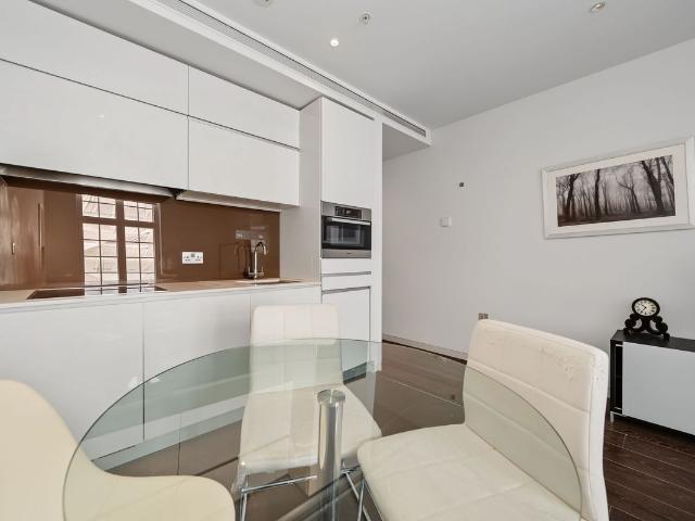 Strand, Marconi House WC2R, 1 bed flat to rent, £3,250 pcm | PrimeLocation