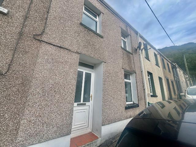 Strand Street, Mountain Ash CF45, 2 bed terraced house to rent, £700 pcm | PrimeLocation