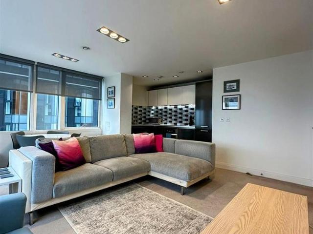 Strand Street, Liverpool 2 bed apartment to rent £1,450 pcm £335 pw