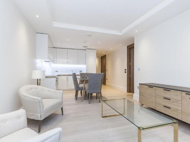 Strand WC2, EPC:B 1 bed apartment to rent £5,417 pcm £1,250 pw