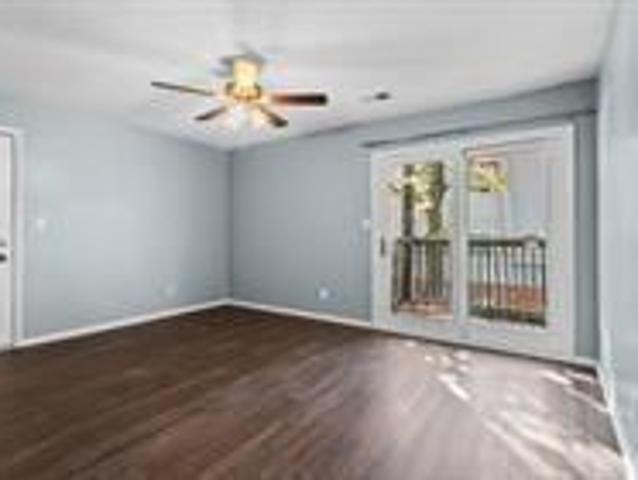 Strasbourg Apartments 2 Bedroom Apartment for Rent at 1 1, 3, and 5 NW O'Brien Rd, Lees Summit, MO 64063