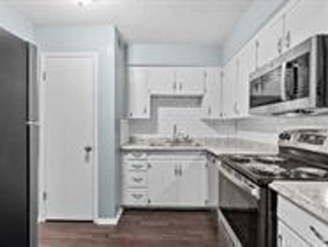 Strasbourg Apartments 2 Bedroom Apartment for Rent at 1 1, 3, and 5 NW O'Brien Rd, Lees Summit, MO 64063
