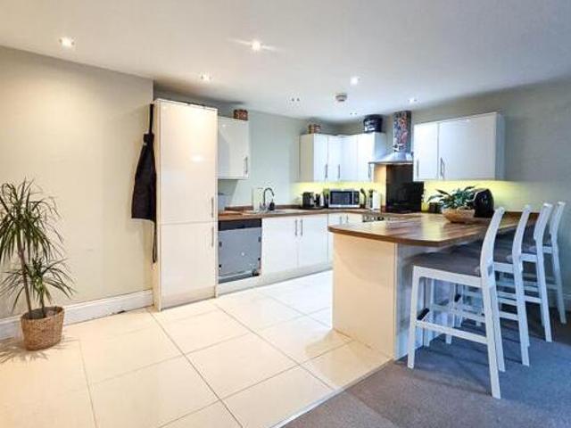 Strawberry Dale Terrace, Harrogate, 2 Bedroom Flat
