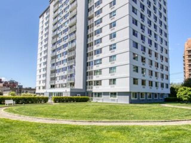 Strawberry Hill Ave Apt D, Stamford, Condo For Sale