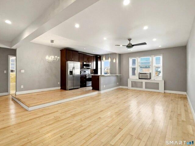 Strawberry Hill Ave Apt, Stamford, Condo For Sale