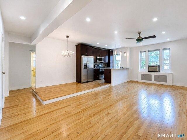 Strawberry Hill Ave Apt, Stamford, Condo For Sale