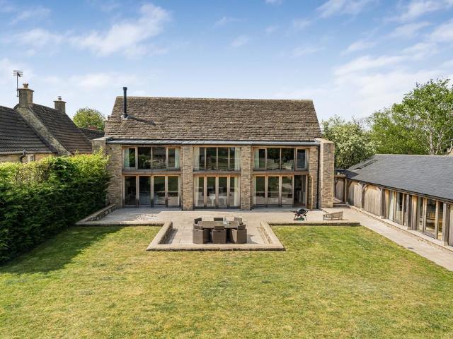 Strawberry Lane, Meysey Hampton, GL7 3 bed detached house to rent £4,500 pcm £1,038 pw