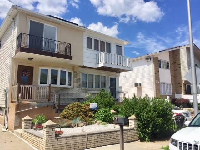 Strawberry Ln, Staten Island, Home For Sale