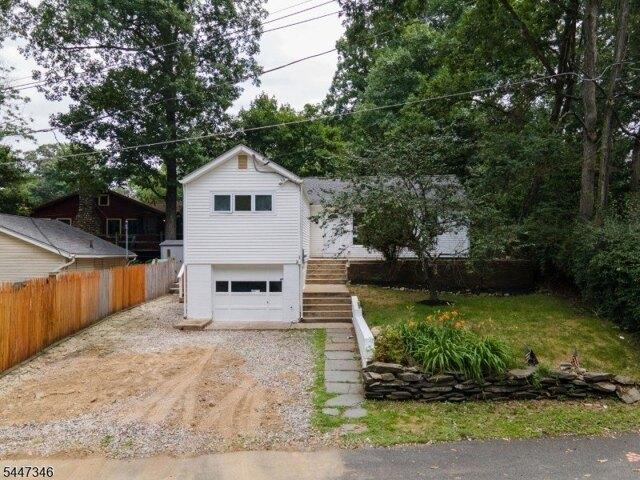 Strawberry Point Dr, Byram Township, Home For Sale