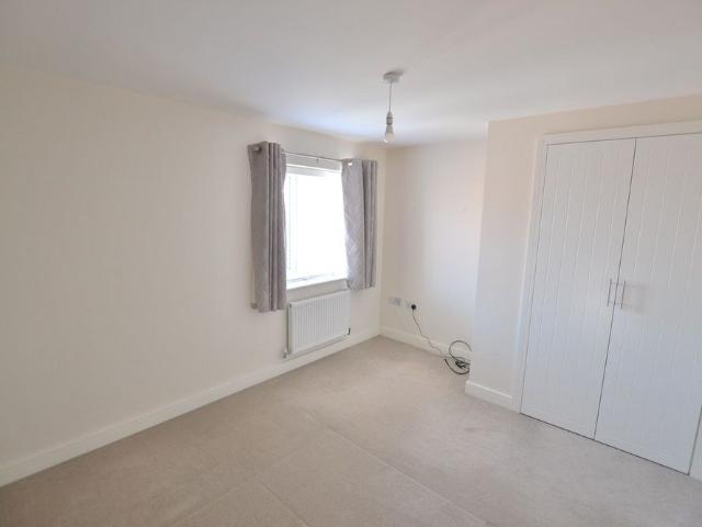 Strawflower Road, Shepshed, Le12