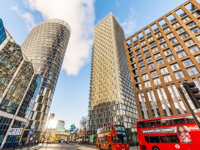 Stratosphere, Stratford, London, E15 1 bed flat to rent £2,250 pcm £519 pw