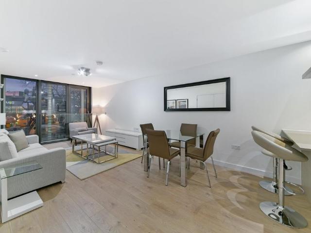 Stratosphere Tower, 55 Great Easten. 1 bed flat to rent £2,350 pcm £542 pw