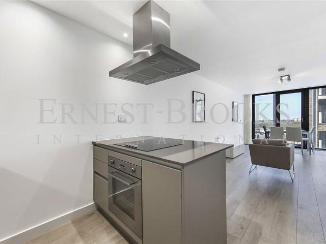 Stratosphere Tower, 55 Great Eastern Road, Stratford E15, 1 bed flat to rent, £2,100 pcm | PrimeLocation